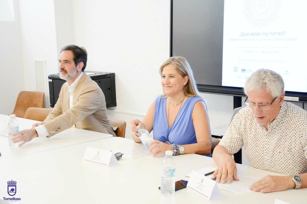 El Mercado de Abastos acoge el curso de verano: “¿Qué estás trajinando ...