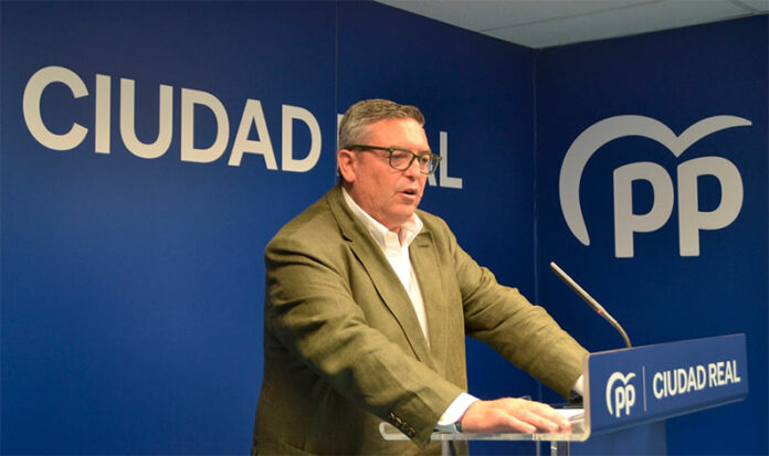 Lucas-Torres acusa a Page de “doble discurso” y de permitir que sus ...