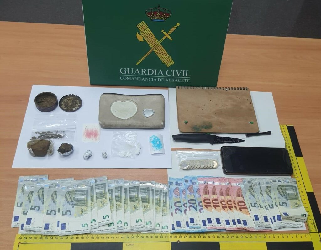 Golpe al menudeo en Tobarra: cazan a un trabajador con cocaína, hachís ...